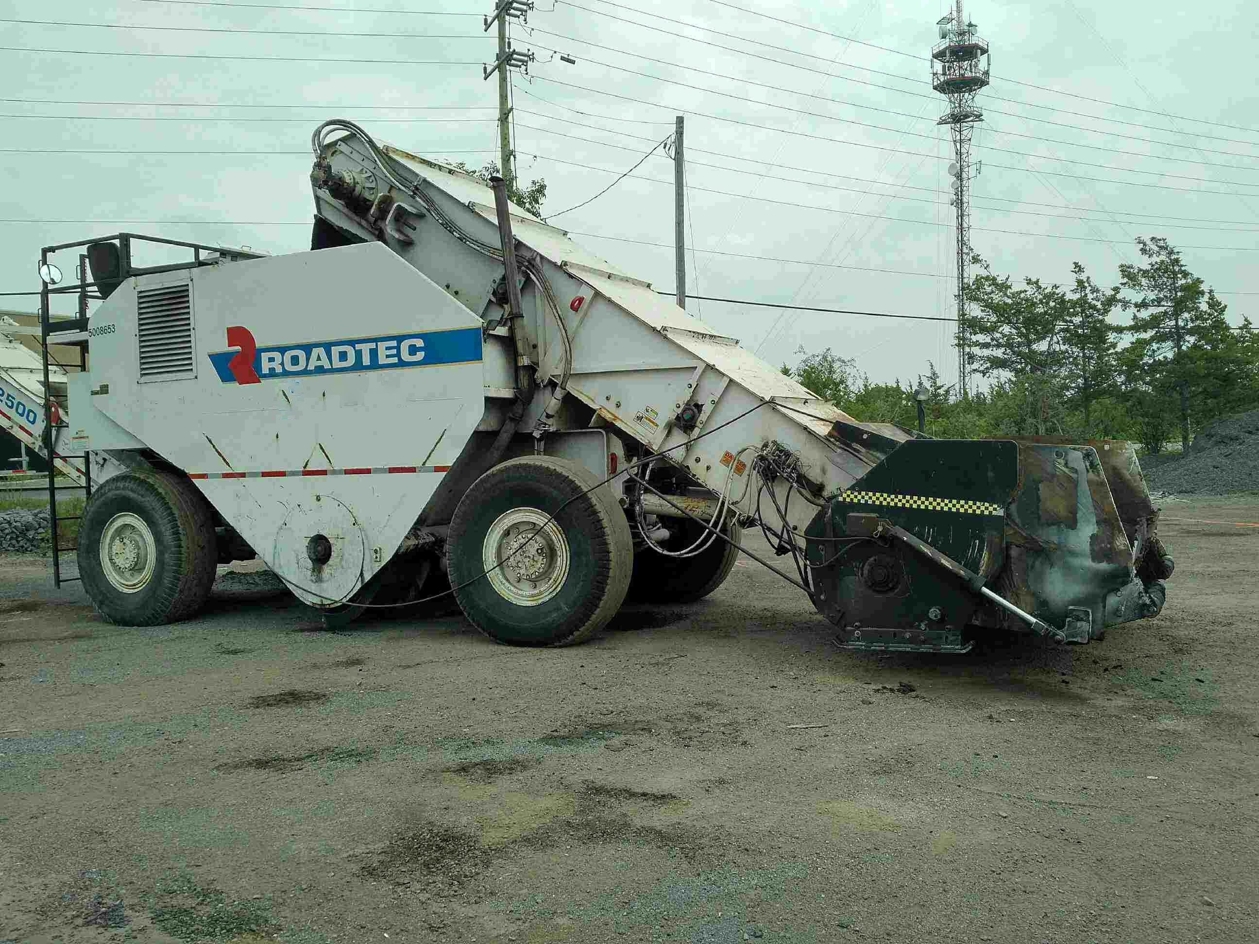 Removing Asphalt Buildup with Dry Ice Blasting