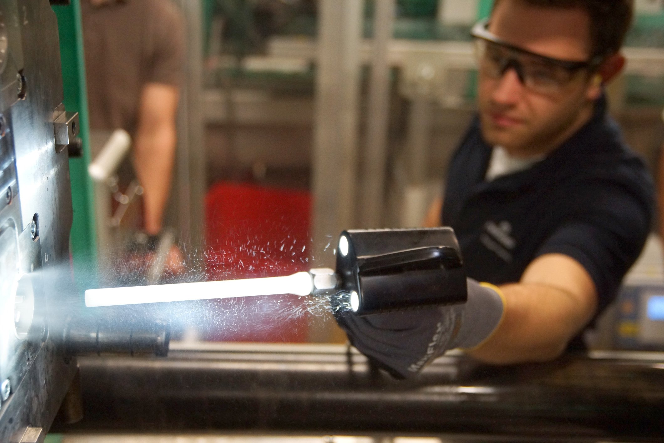 The magic of dry ice cleaning in mold maintenance