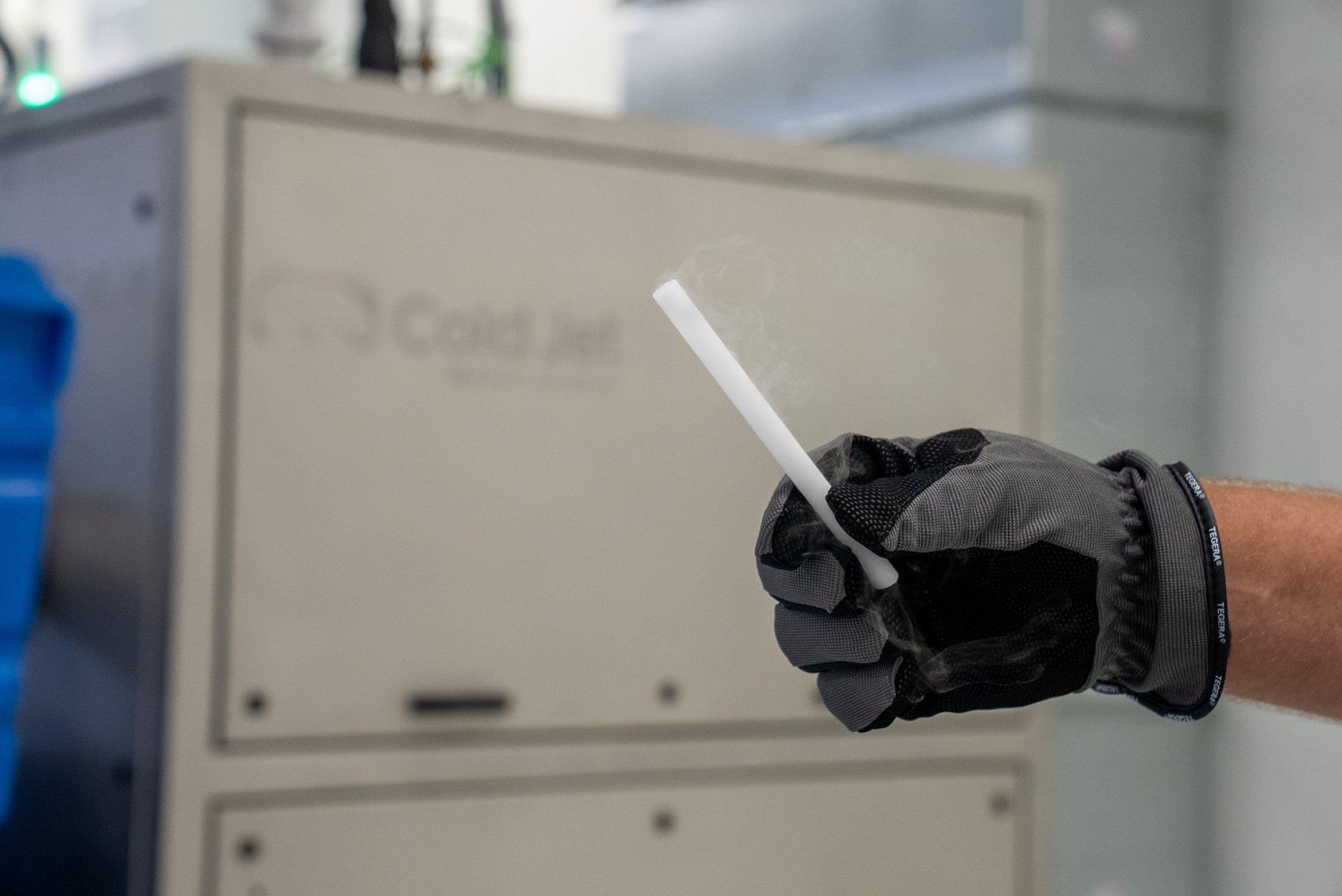 🌲 Exploring the Eco-Friendly Power of Dry Ice Cleaning 🍃