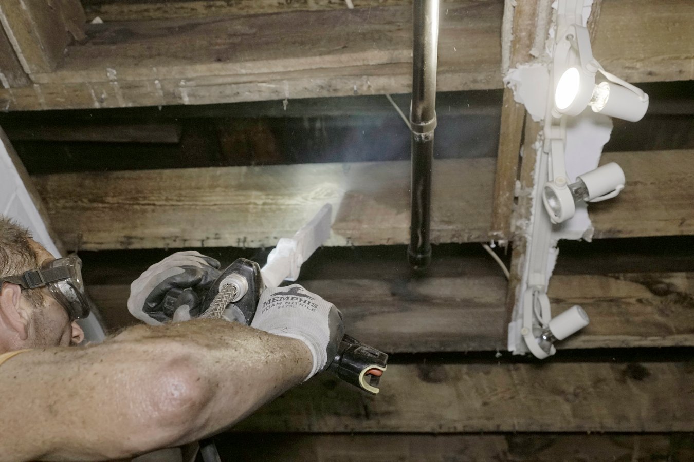 Dry ice blasting removes smoke damage without timely cleanup