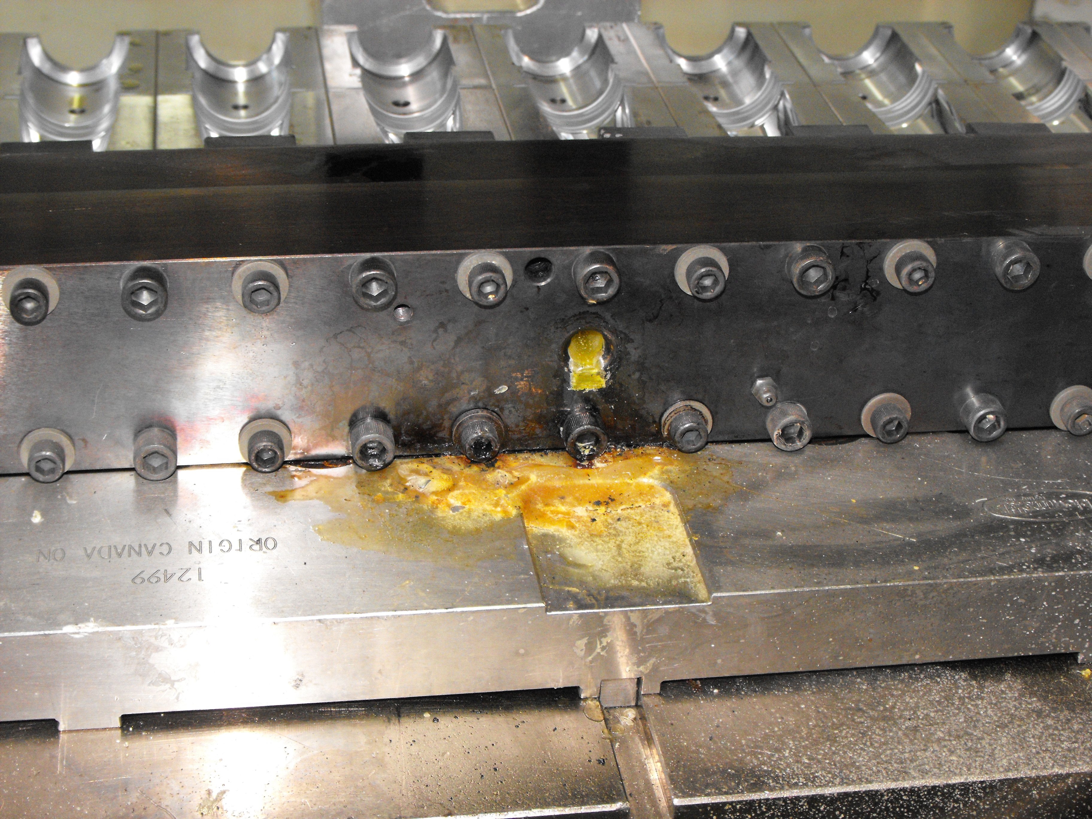Injection molder decreases cleaning time by 50-75%