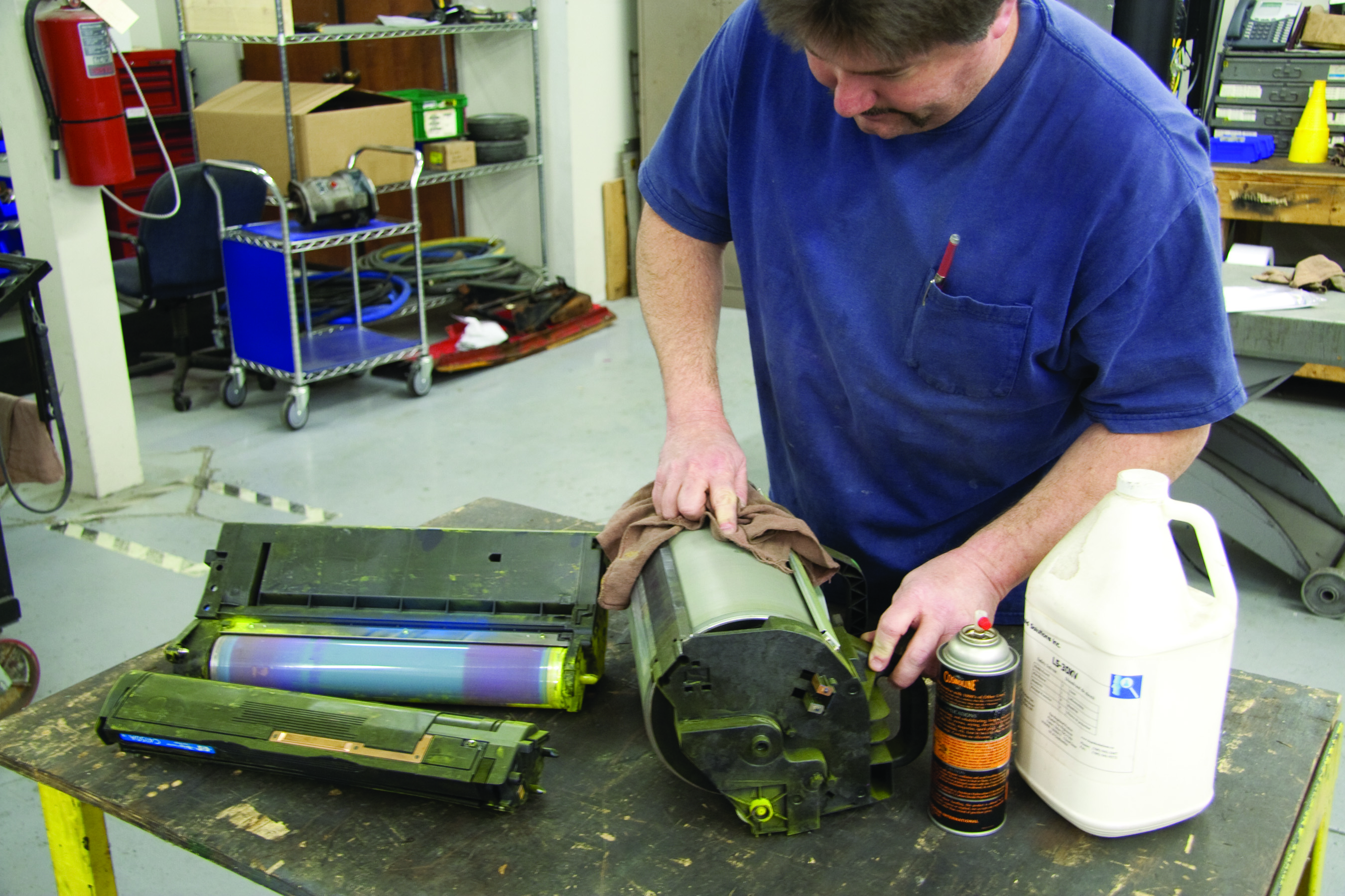 Commercial printer cleans sensitive components with dry ice